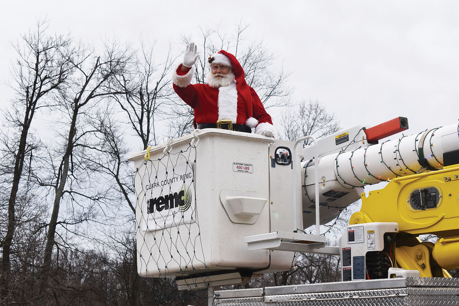 SANTA-IN-BUCKET-TRUCK - Indiana Connection